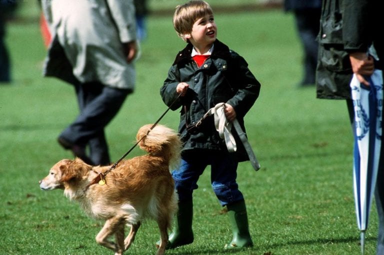 Royal family members with dogs - The Frisky