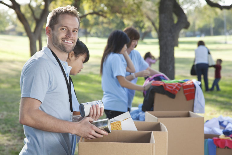 What Are the Benefits of Volunteering? - The Frisky