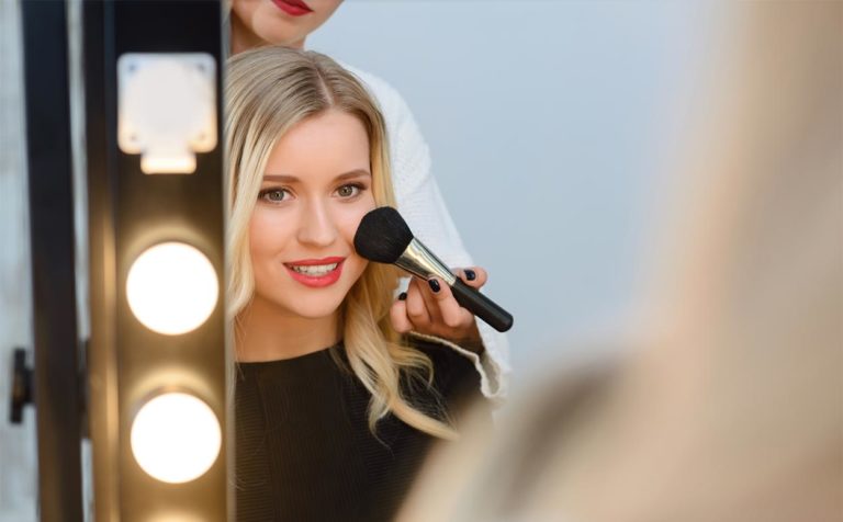 Top 5 Benefits of a Makeup Mirror for a Perfect Look - The Frisky