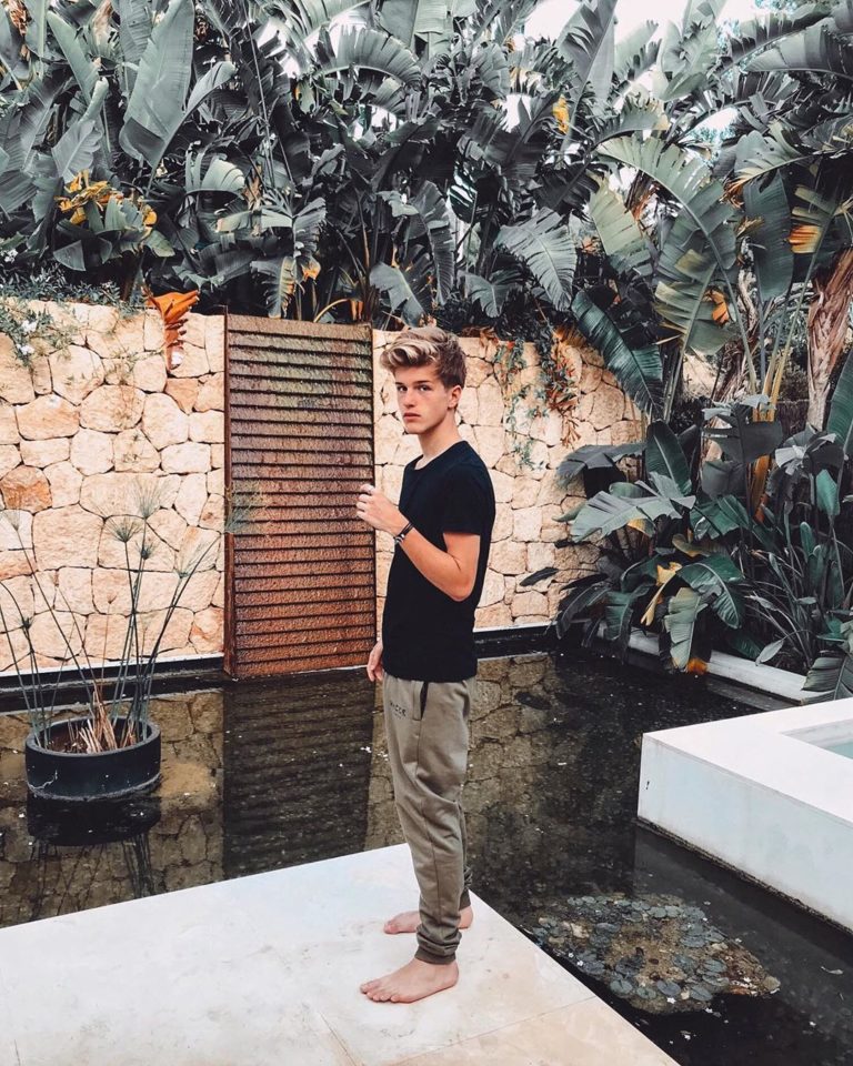 Alex Lange Bio, Life, Facts, Family - The Frisky