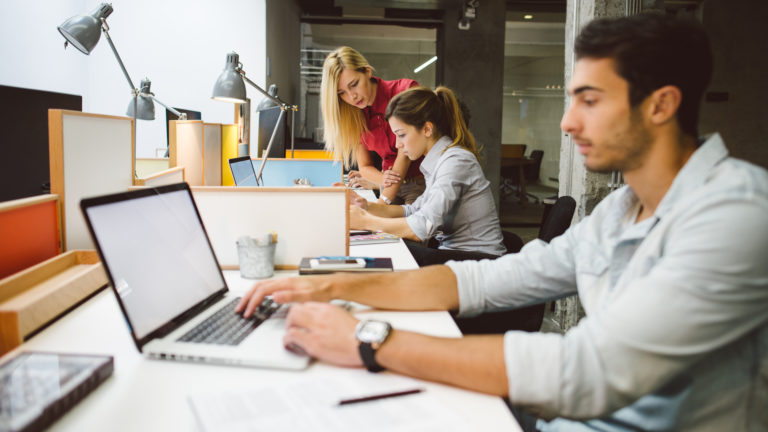 How to Become The Best Customer Service Agent You Can Be - The Frisky