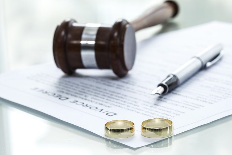 The 4 Most Inexpensive Ways to Divorce - The Frisky