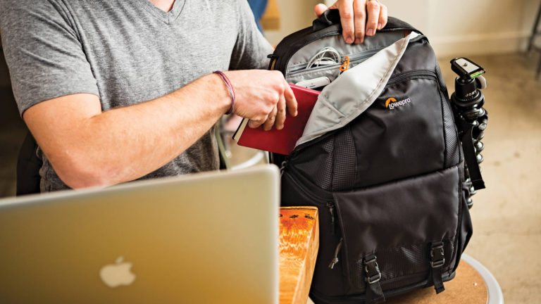 What to consider when choosing a computer backpack - The Frisky