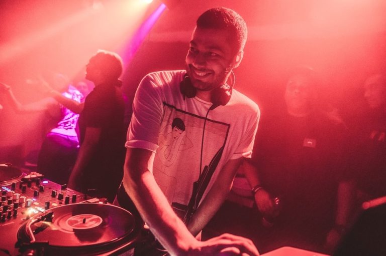 How to Throw a Party Like a True Gentleman - The Frisky