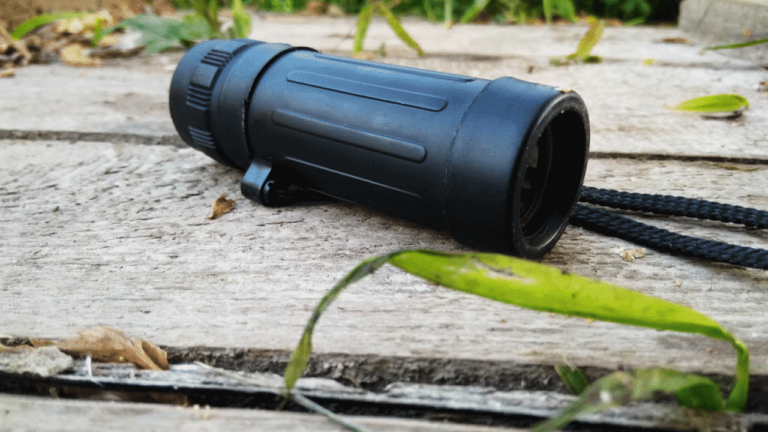9 Benefits When Using A Monocular - The Frisky