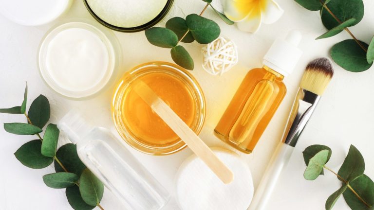 The Benefits of Natural Cosmetics and Why You Should Use Them - The Frisky