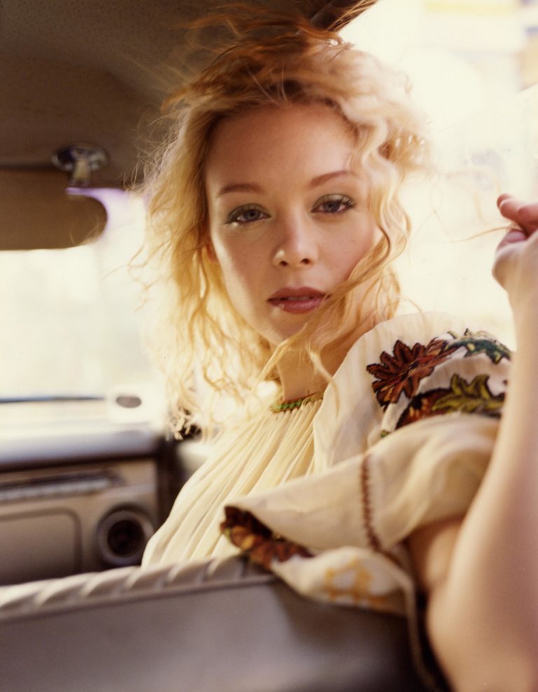 Alexandra Paige Holden Bio, Career, Early Life - The Frisky