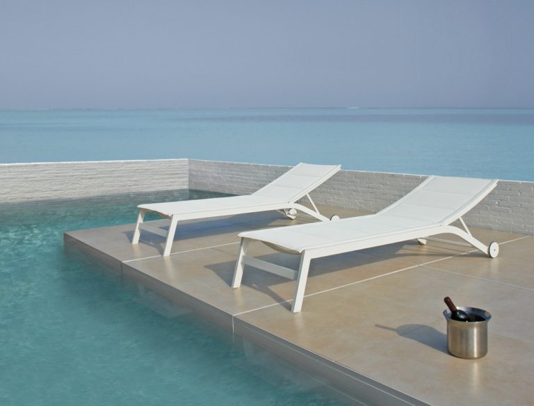Things To Consider Before Buying a Pool Lounge Chair - The Frisky