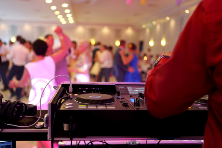 Must - Have Tools For Throwing An Epic Party - The Frisky