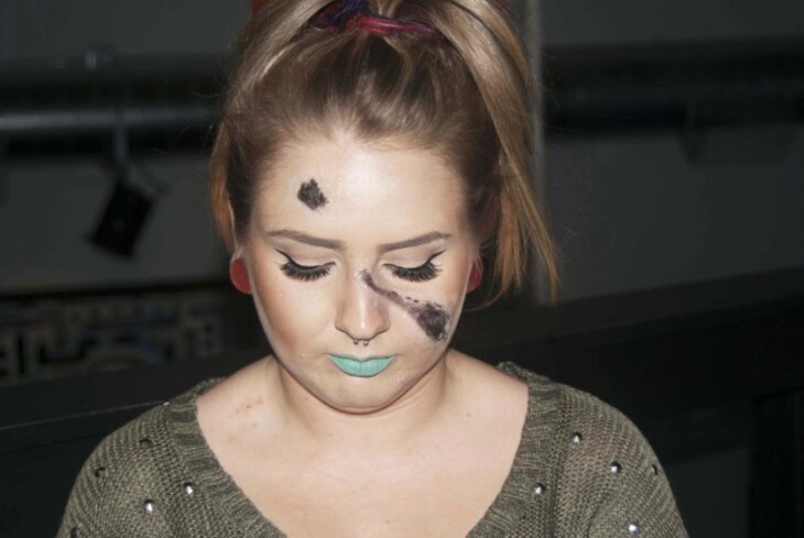 Halloween Makeup Tutorial: You, But With A Gory Gash! - The Frisky