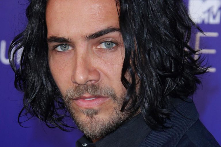 9 Guys Who Look Hotter With Long Hair - The Frisky