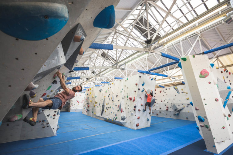 A Climbing Guide: 6 Tips For Bouldern - The Frisky