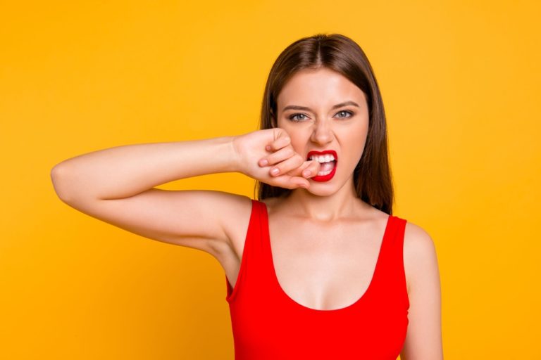 5 Bits Of Body Language Guys Don’t Notice - The Frisky