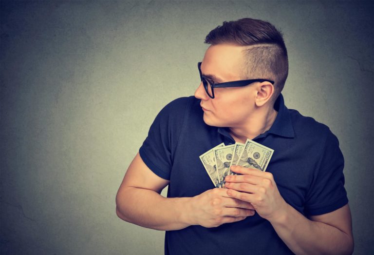 Cash & Coupling: Can (Or Should) You Date A Cheapskate? - The Frisky