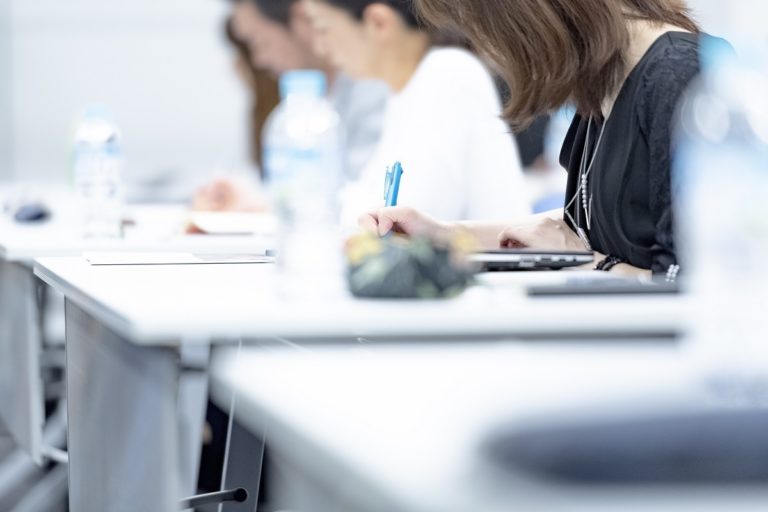 How to Become a Successful Female Leader - The Frisky