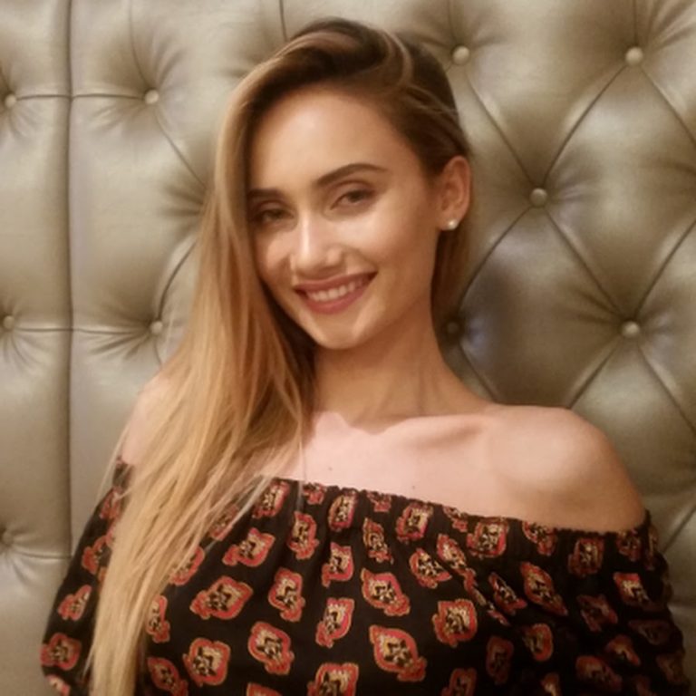 In Conversation With Luminita Blosenco, the Celebrity Stylist - The Frisky