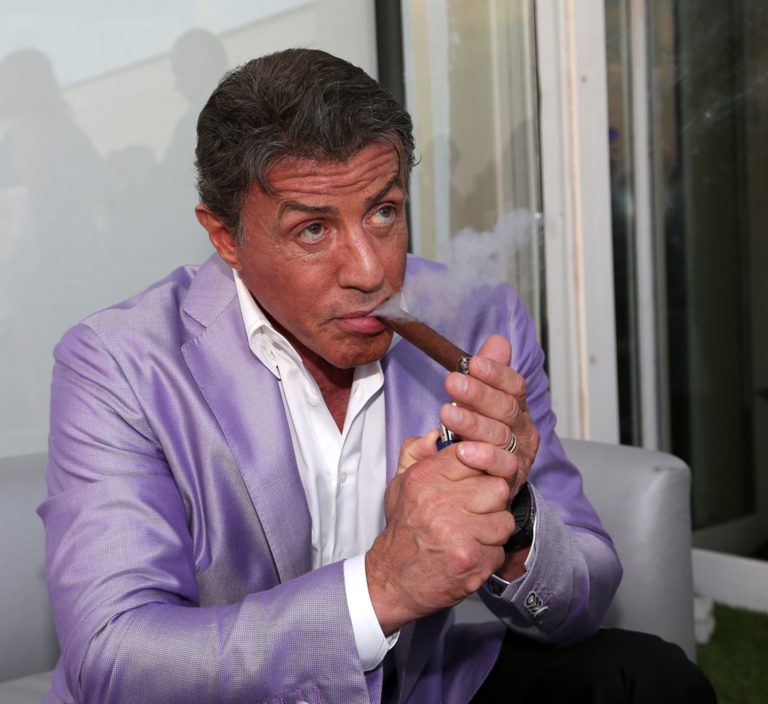 5 Top Celebrities Smoking Cigars - The Frisky