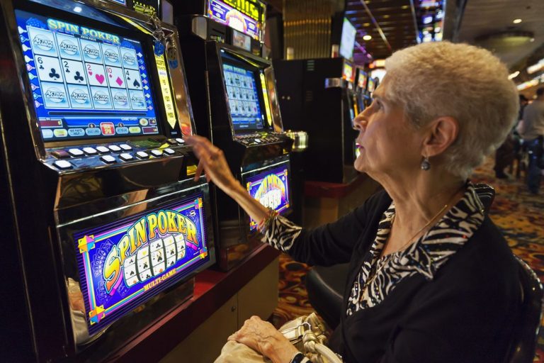 How Playing Slot Machines Affects Your Mental Health? - The Frisky