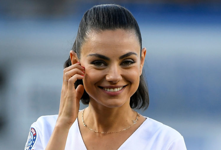 10 World’s Biggest Celebrity Gamers - The Frisky