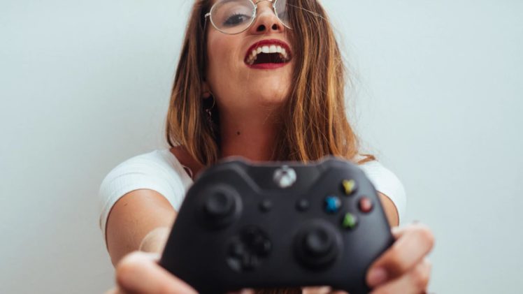 6 Most Popular Female eSports Players in the World - The Frisky