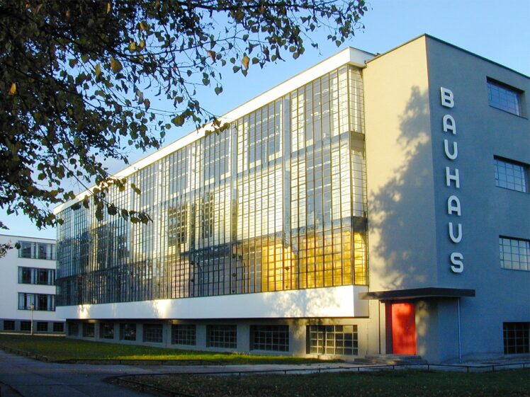 A Brief History on the Beginnings of Modern Architecture - The Frisky