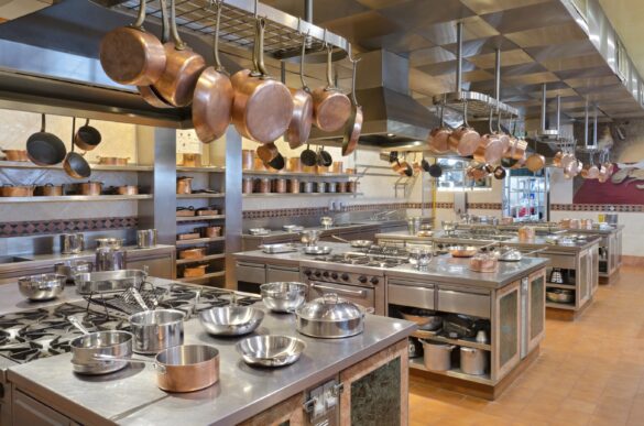 How to Increase Efficiency with Commercial Kitchen Shelving and Storage ...