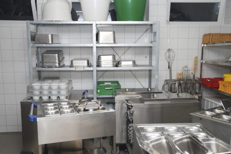How to Increase Efficiency with Commercial Kitchen Shelving and Storage ...