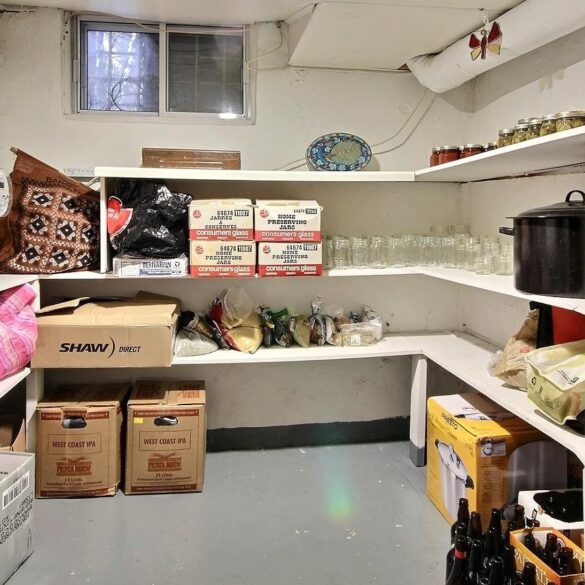 Storage Room: Wondering which temporary storage might be useful? - The ...