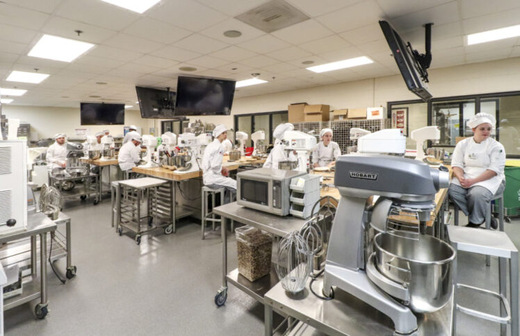 Top 6 International Pastry Schools in the USA - The Frisky