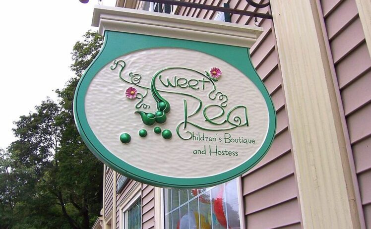 3 Advantages of Having Custom-Made Signs for your Brand - The Frisky