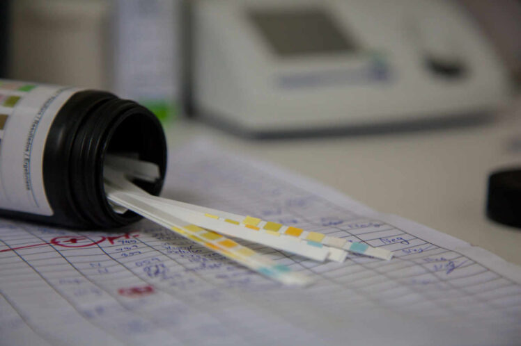 10 Tips to Safely Use Diabetes Test Strips - The Frisky