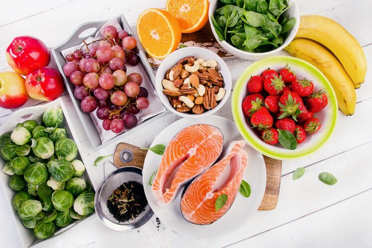 4 Early Signs That You May Have an Eating Disorder - The Frisky