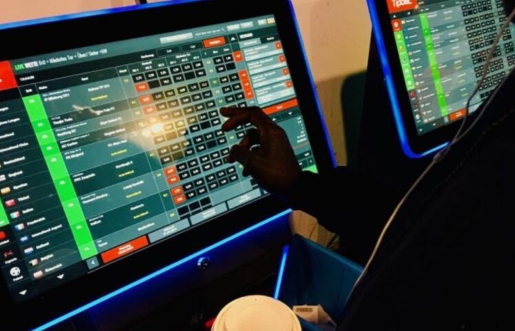 5 Tips and Tricks For Betting During The Game - The Frisky