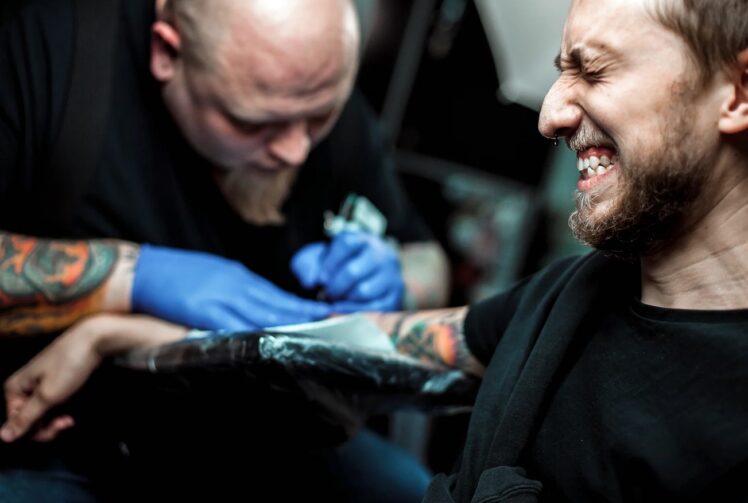 7 Ways to Deal With Pain After Your First Tattoo - The Frisky