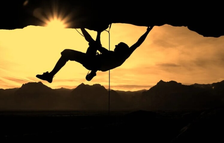 6 Health Benefits of Rock Climbing (Both Mental & Physical) - The Frisky