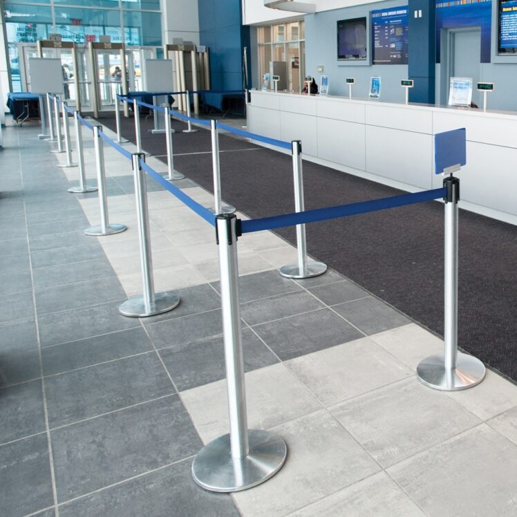 4 Types of Crowd Control Barriers - Retractable Barriers & Bollards ...