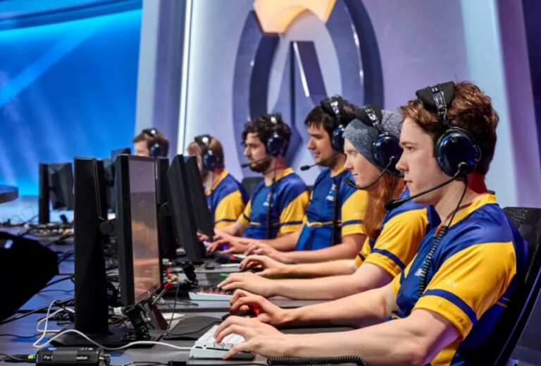 Best Gaming and Coaching and Gaming Service - The Frisky