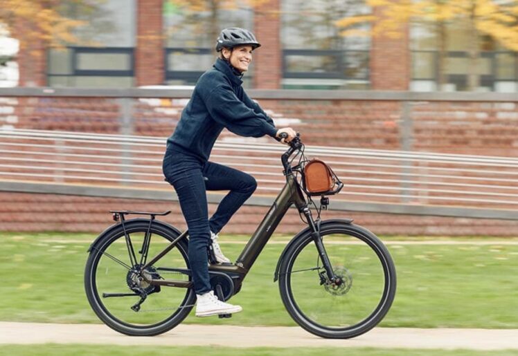 Helpful Tips For Riding an Electric Bike - The Frisky