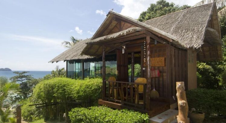 4 Benefits of Going on a Cottage Holiday in the Summer - The Frisky