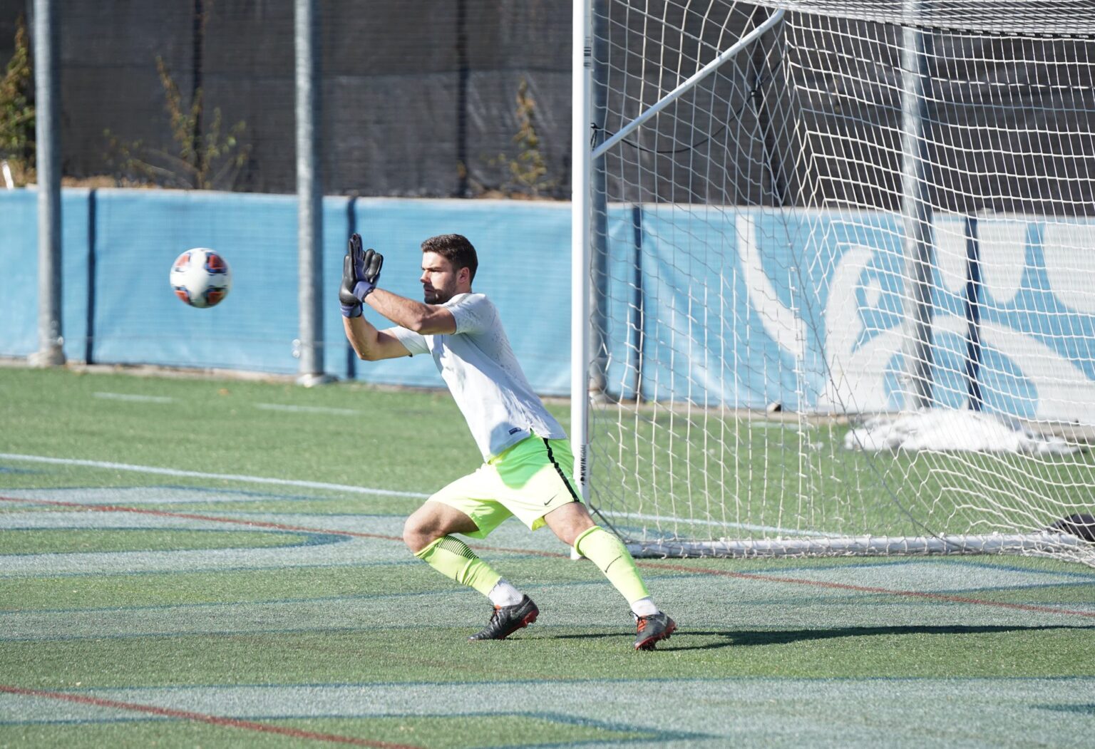 10 Tips to Being a Better Goalkeeper in Soccer - The Frisky