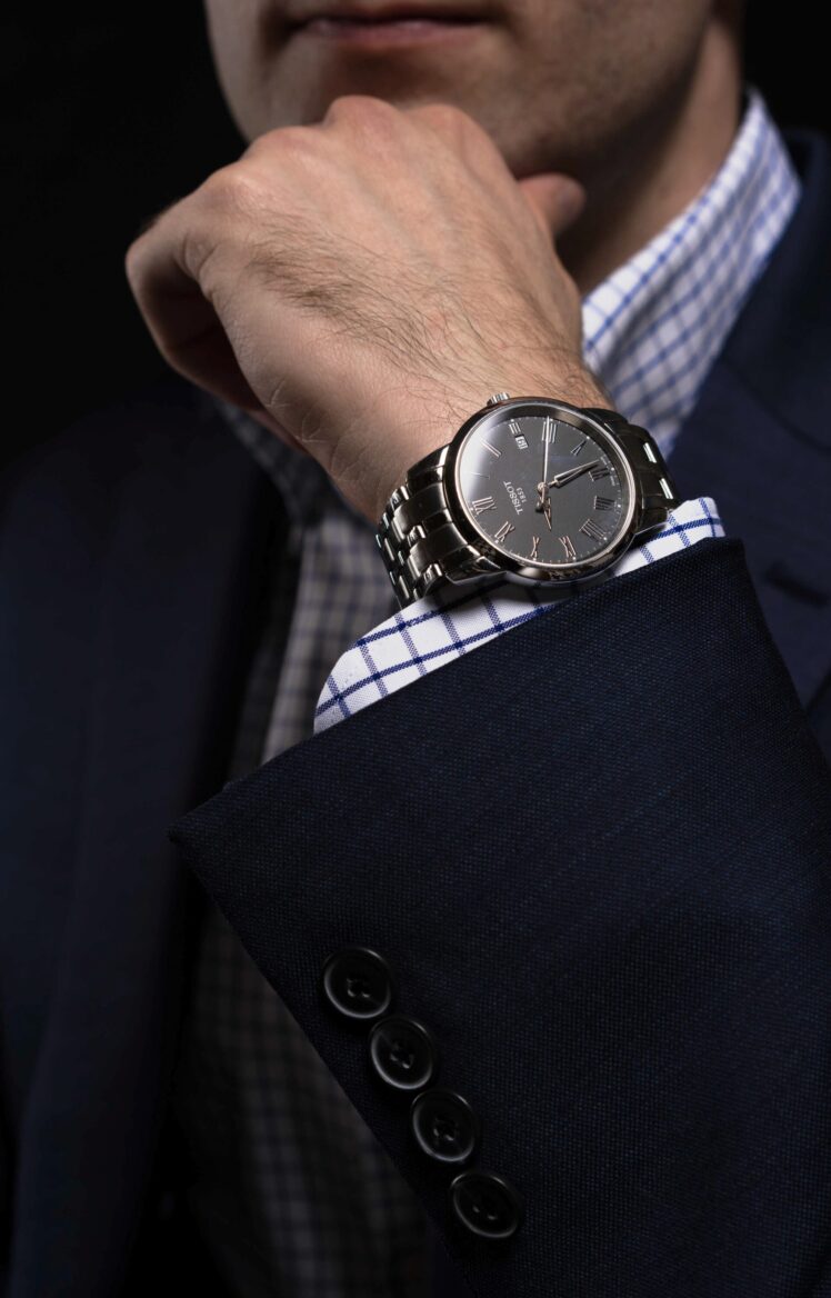 5 Rules For Your Wrist: How to Wear Wrist Watches? - The Frisky