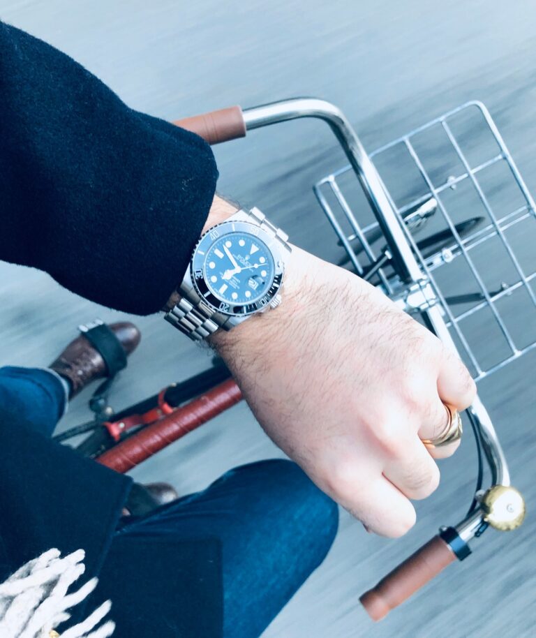 5 Rules For Your Wrist: How to Wear Wrist Watches? - The Frisky