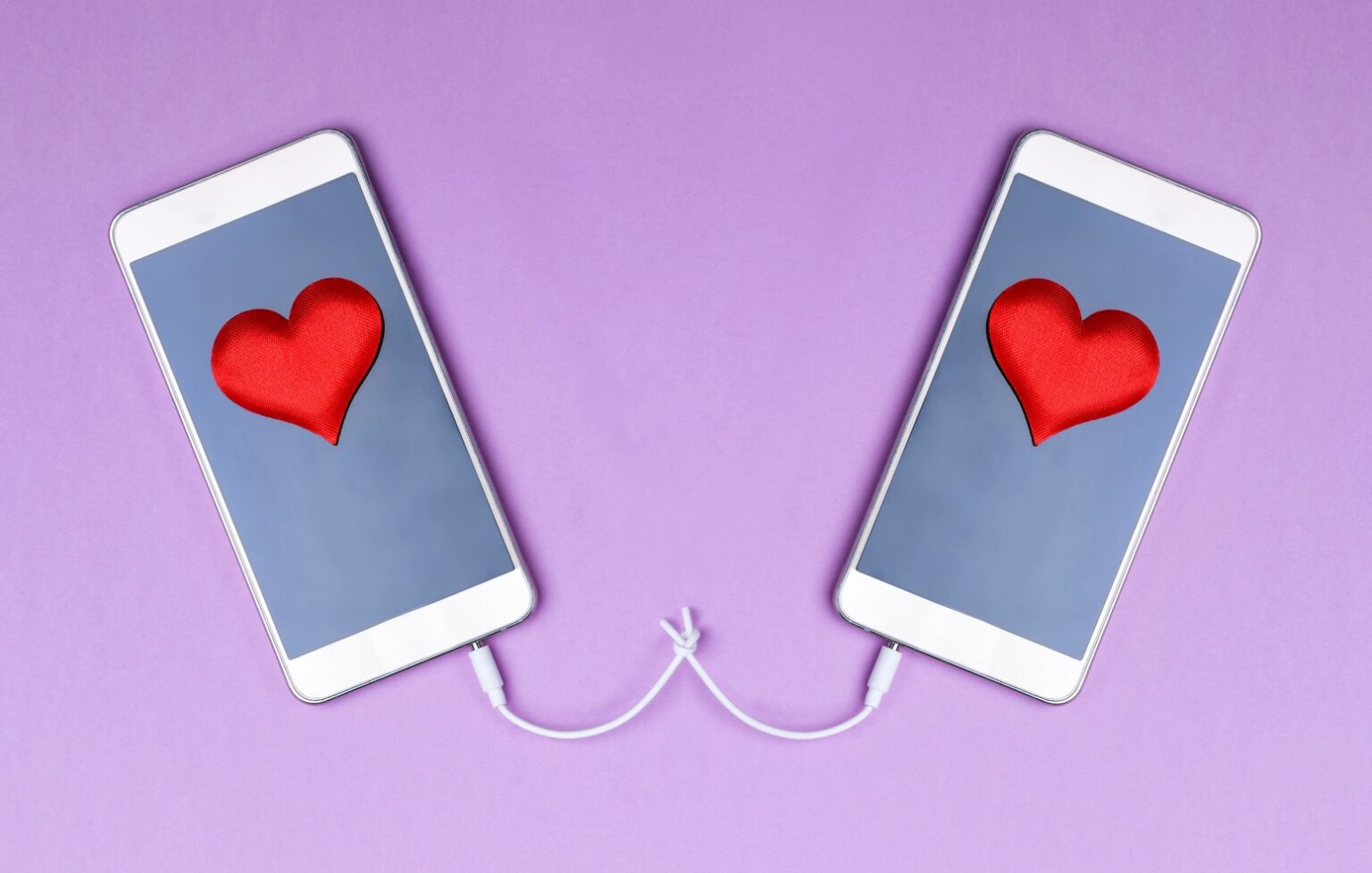 Maintaining A Healthy Relationship In The Digital Era - The Frisky