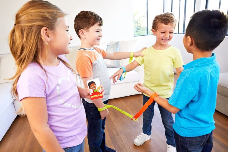 9 Outdoor Games Ideas to Play with Your Family and Friends - The Frisky