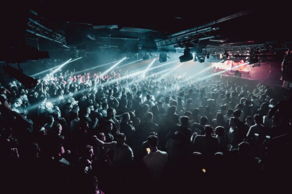 7 Best Places That Are Good for Singles in London - The Frisky