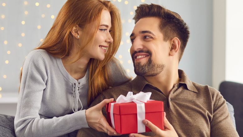 9 Warning Signs Of Dating Violence - The Frisky