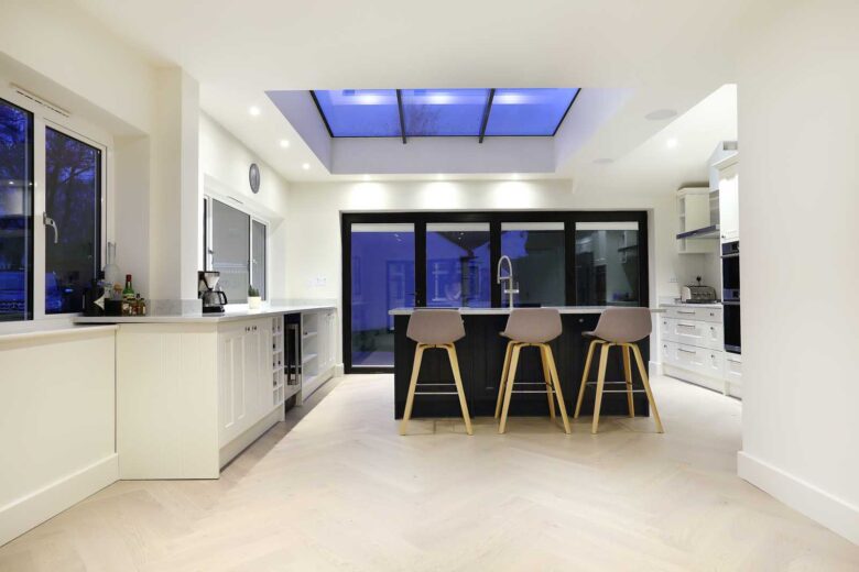 What You Need to Know About Flat Roof Lights - The Frisky