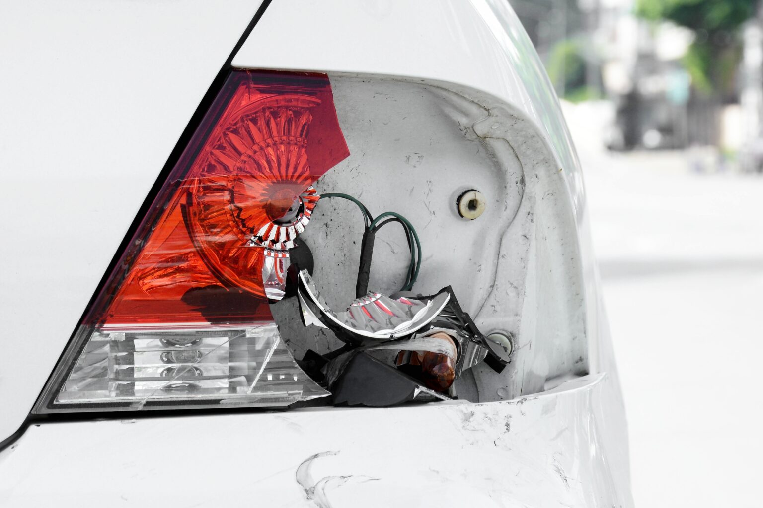Things You Should Know When Changing A Brake Light Bulb in your Car ...