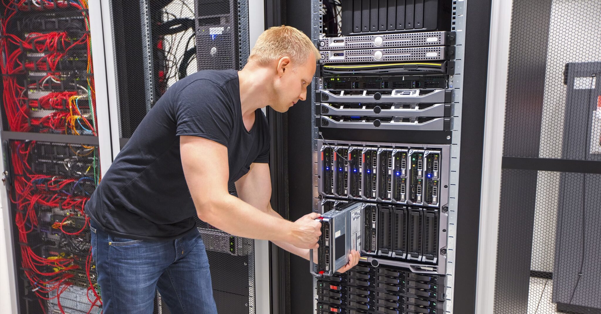 How to Mount Server in a Rack: Full Guide - The Frisky