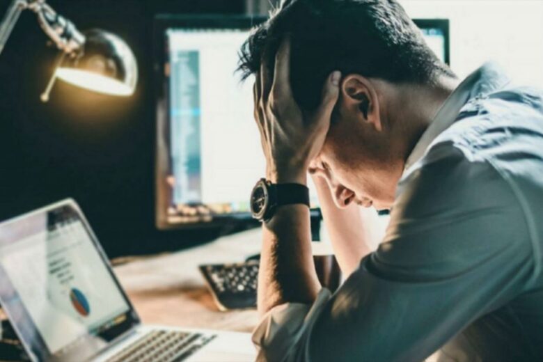 7 Signs You Have an Addiction - The Frisky